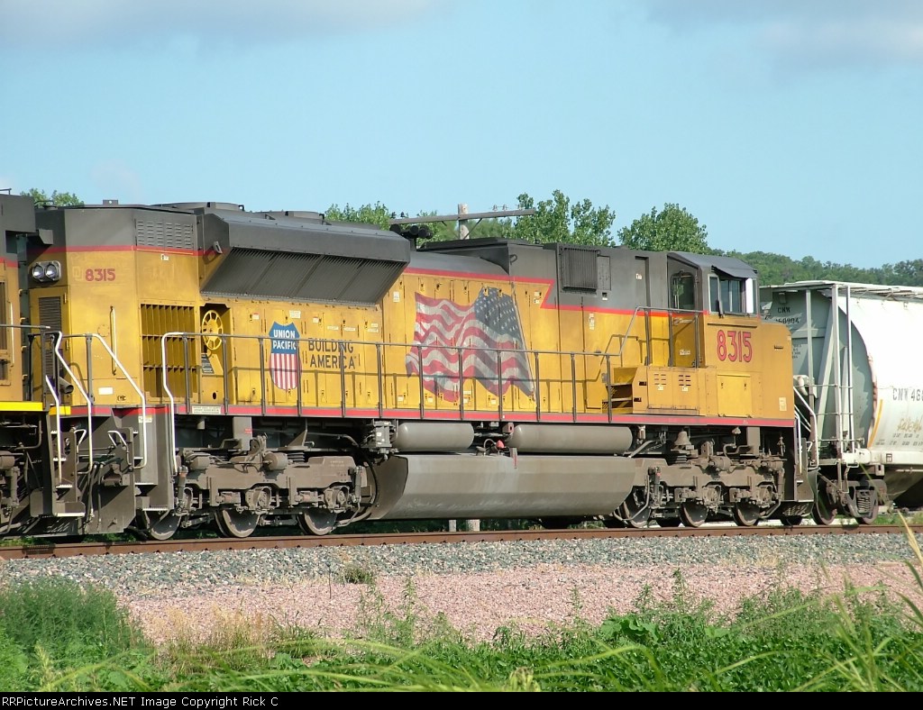 UP 8315 - #3 Power on EB Grain